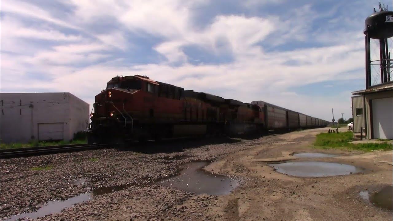 BNSF Autorack Train Enters Rochelle Heading for the Logistics Park in Elwood - Aurora ...