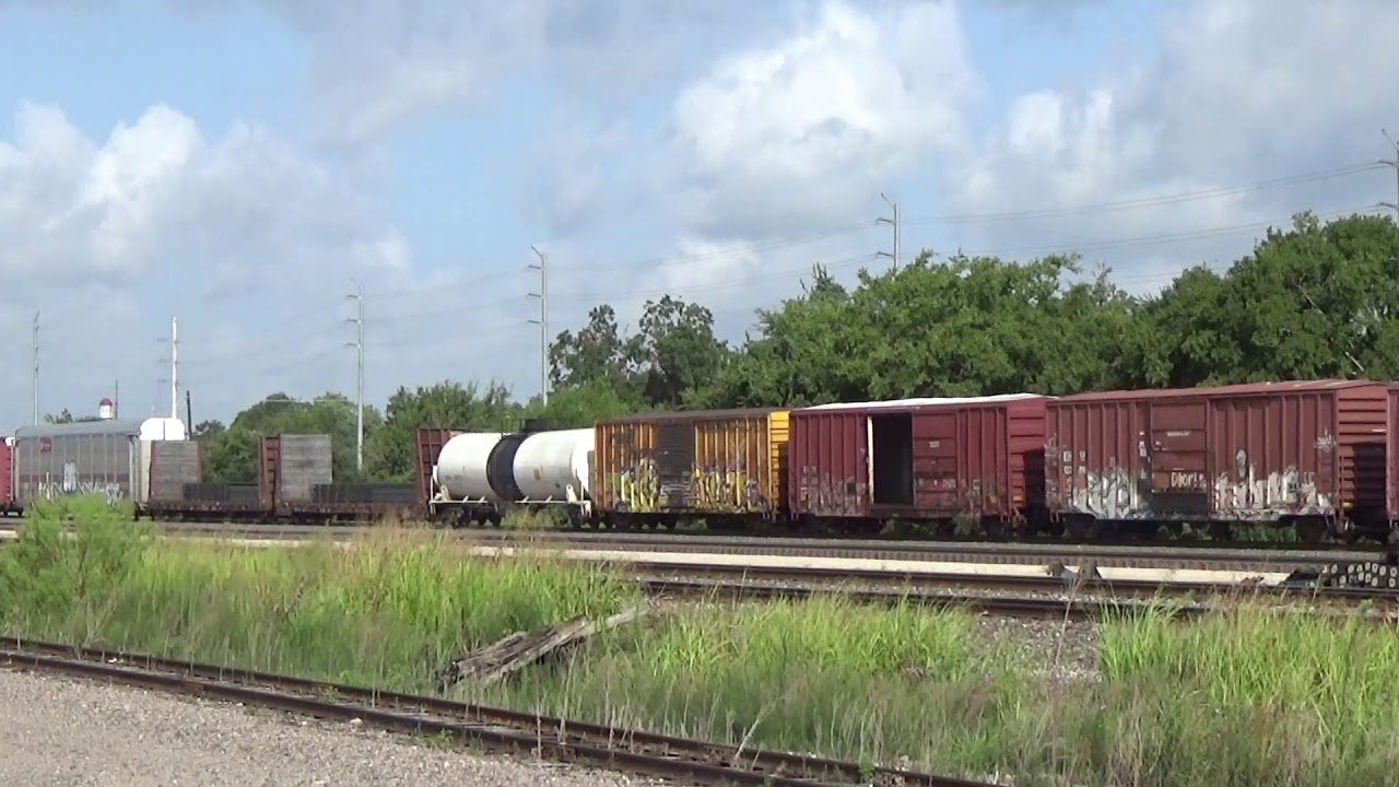 UP #5152 Leads MEWLF-26 - YouTube