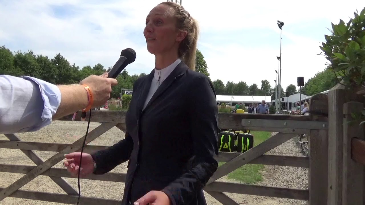 Interview with CSI2* GP Winner Louise Simpson - YouTube