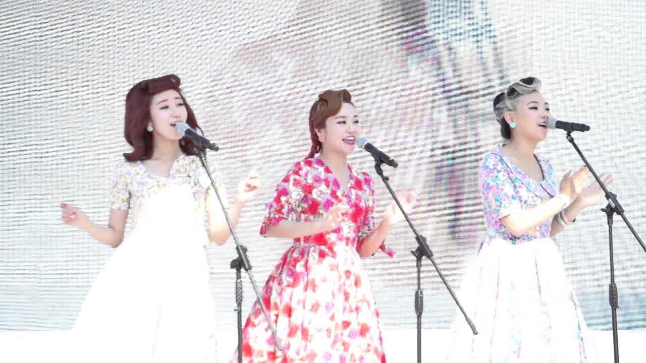 20150524 바버렛츠 (The Barberettes) 쿠커리츄 Live 직캠 서울 시청 앞 광장 - YouTube