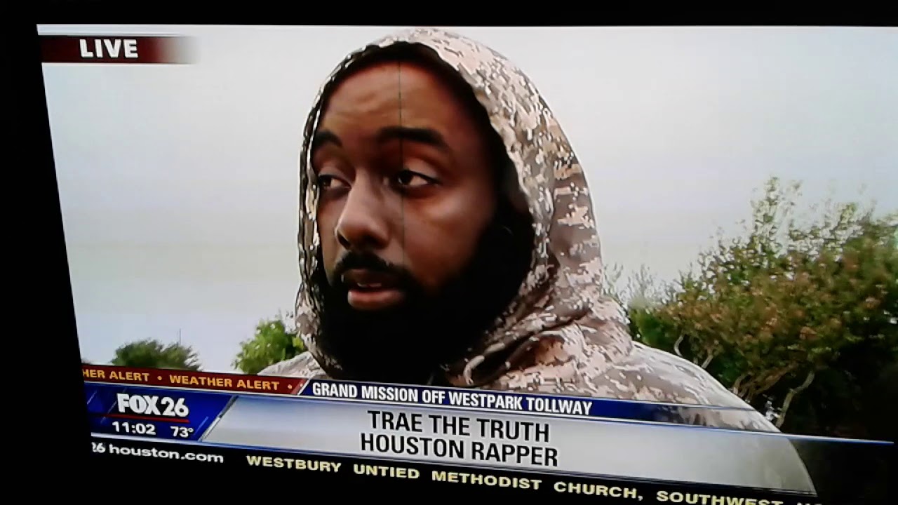Trae tha Truth helps rescue victims of Hurricane Harvey - YouTube