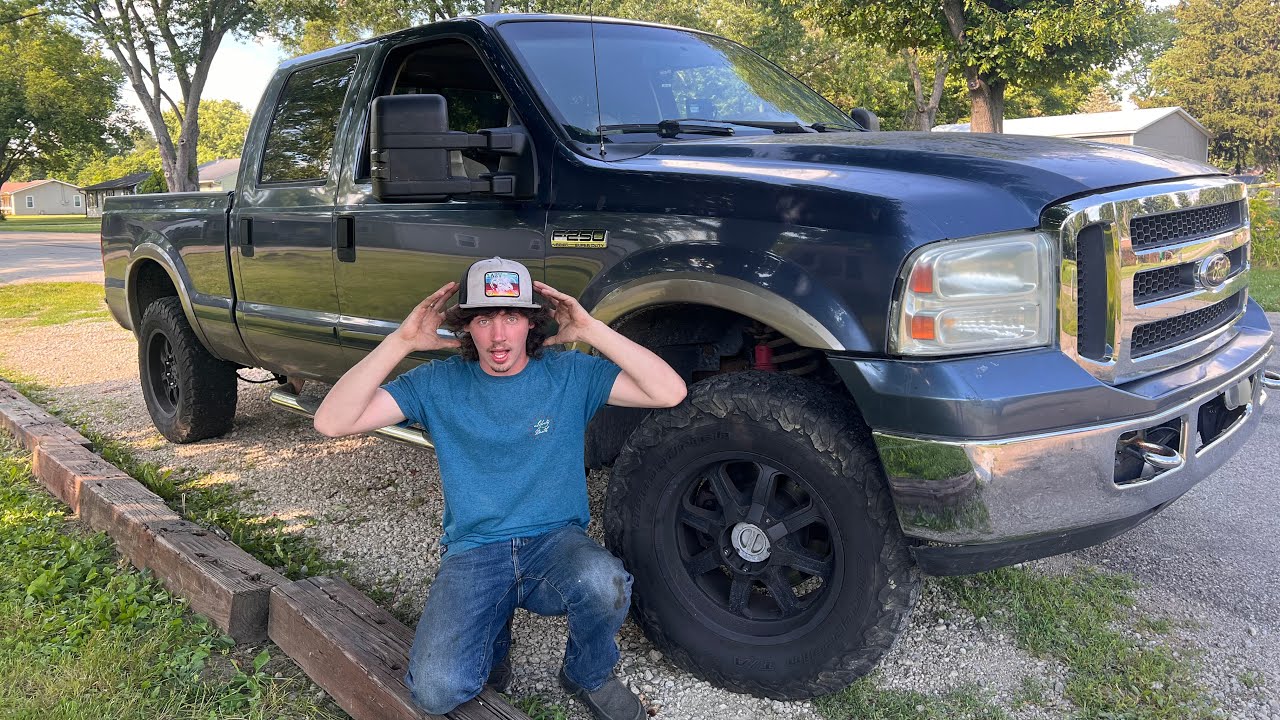 Ford 6.0 Power stroke Saves Chevy *Roadside Rescue - YouTube