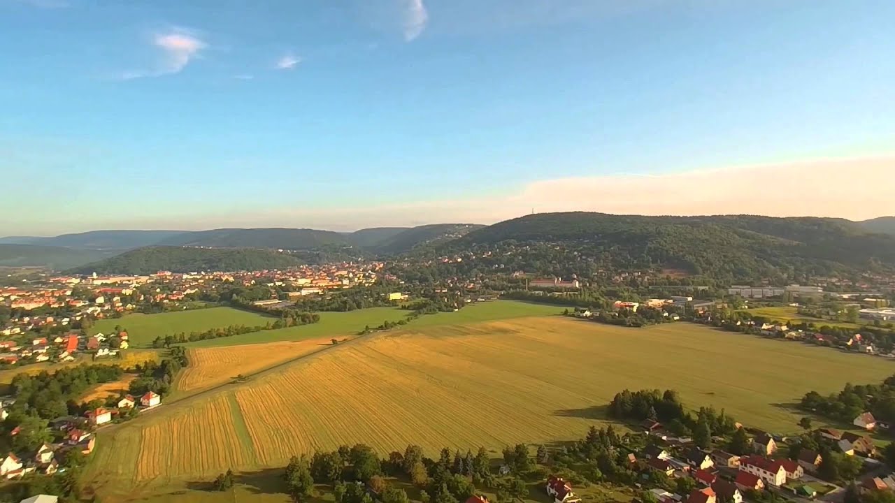 Sonneberg und Oberlind mit Frühnebel - YouTube