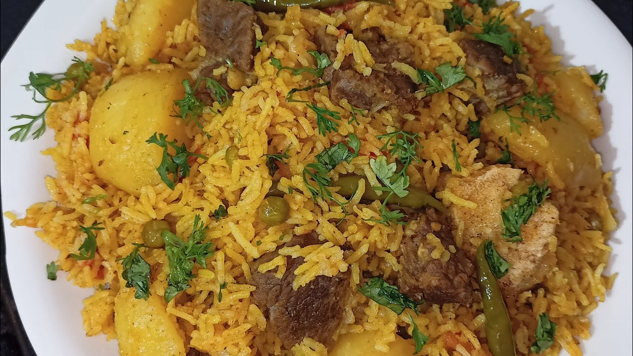 Masaledar beef tehri recipe || aloo gosht tehri !! - YouTube