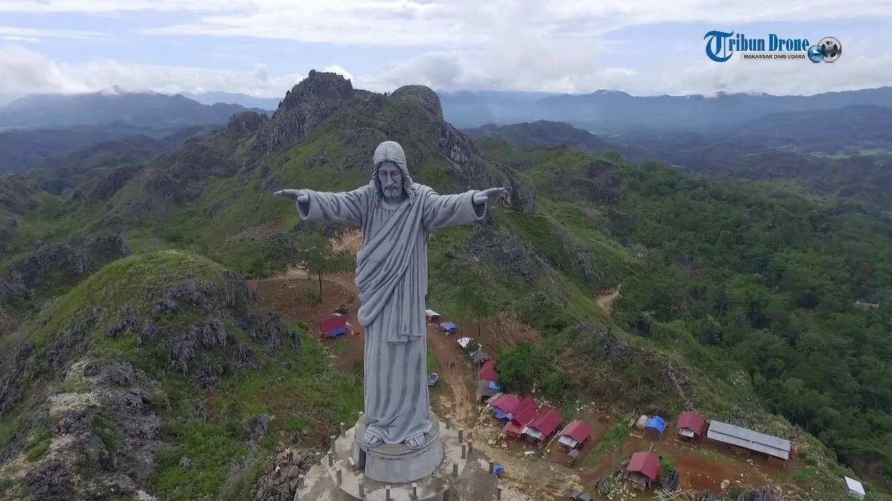 Patung Yesus Memberkati di Buntu Burake Tana Toraja - YouTube