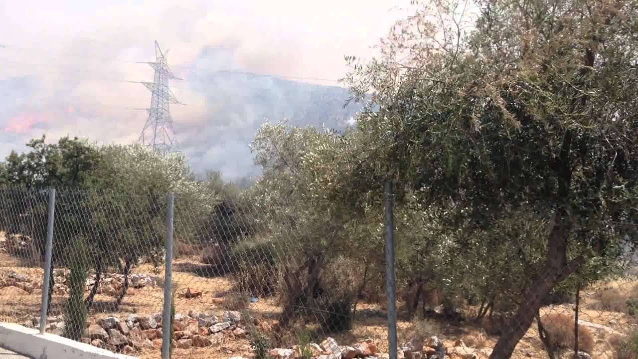Πυλώνας της ΔΕΗ υψηλής τάσης στις φλόγες - YouTube