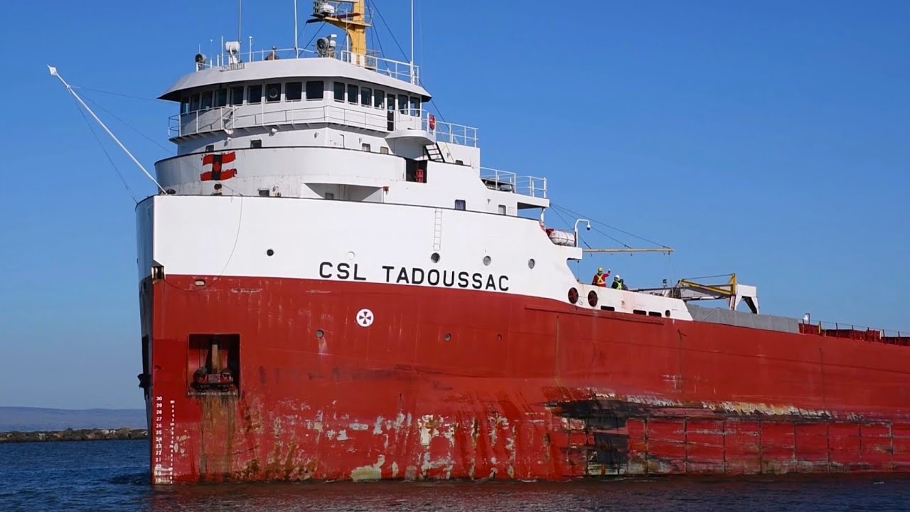 CSL Tadoussac - A Canadian Classic Visits Superior - YouTube