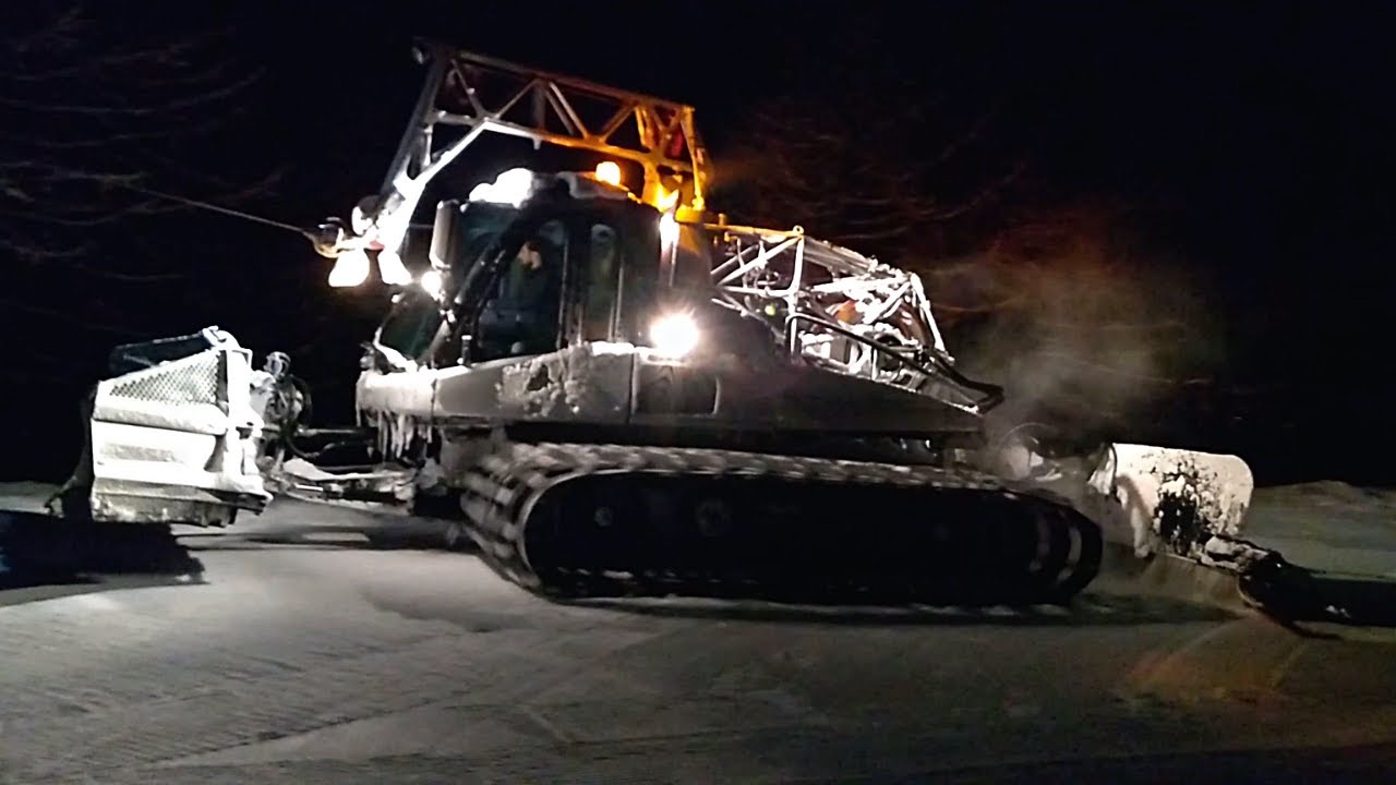 Prinoth Leitwolf W - Winch Action and Beautiful Sound - YouTube