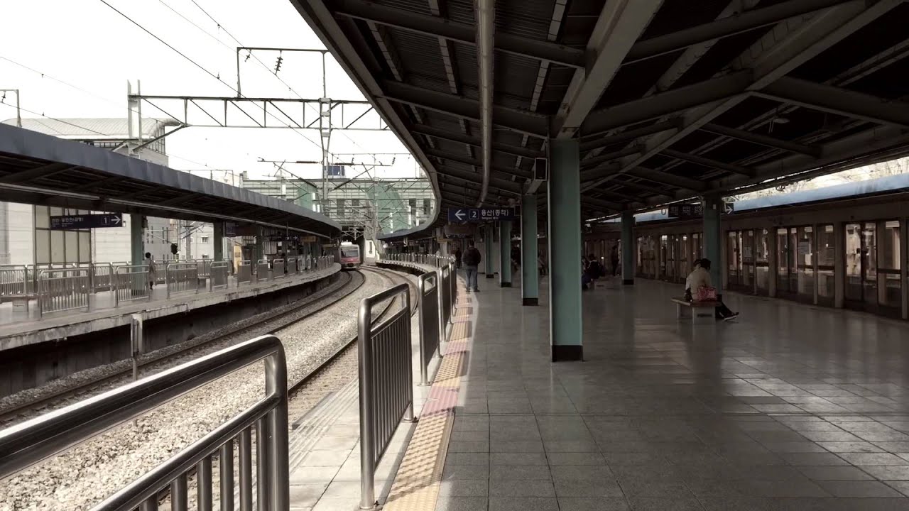 (Lanparte HHG-01 Gimbal+iPhone6)walking in Singil Station, Seoul, KOREA ...