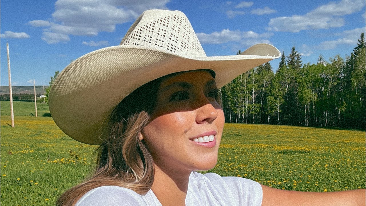 Canadian National Anthem O Canada (Performed By Alicyn Campbell) - YouTube
