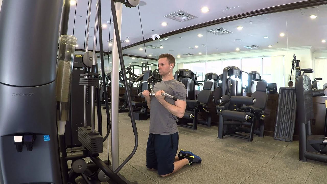 Kneeling Close Grip Lat Pull Down - YouTube