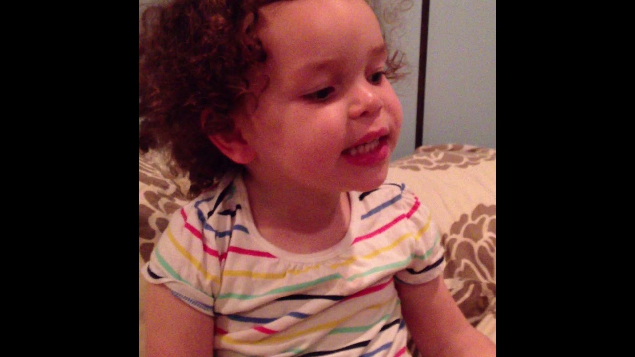 Zoe Sings... So cute LOL - YouTube