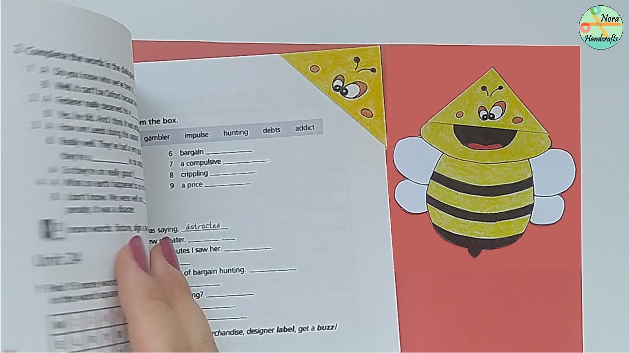 How to create an easy cute bee bookmark /step by step - YouTube