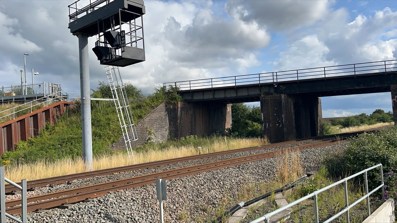 Trains at Worcestershire Parkway | Live Rail Cam | - YouTube