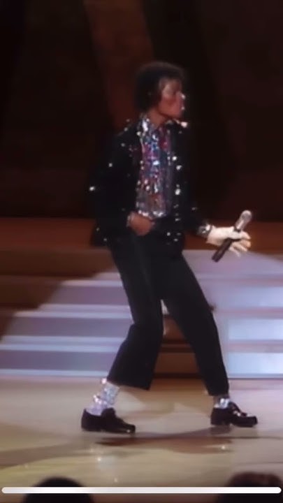 Michael Jackson & Michael Blackskin Motown 25 ( MOONWALK ) - YouTube