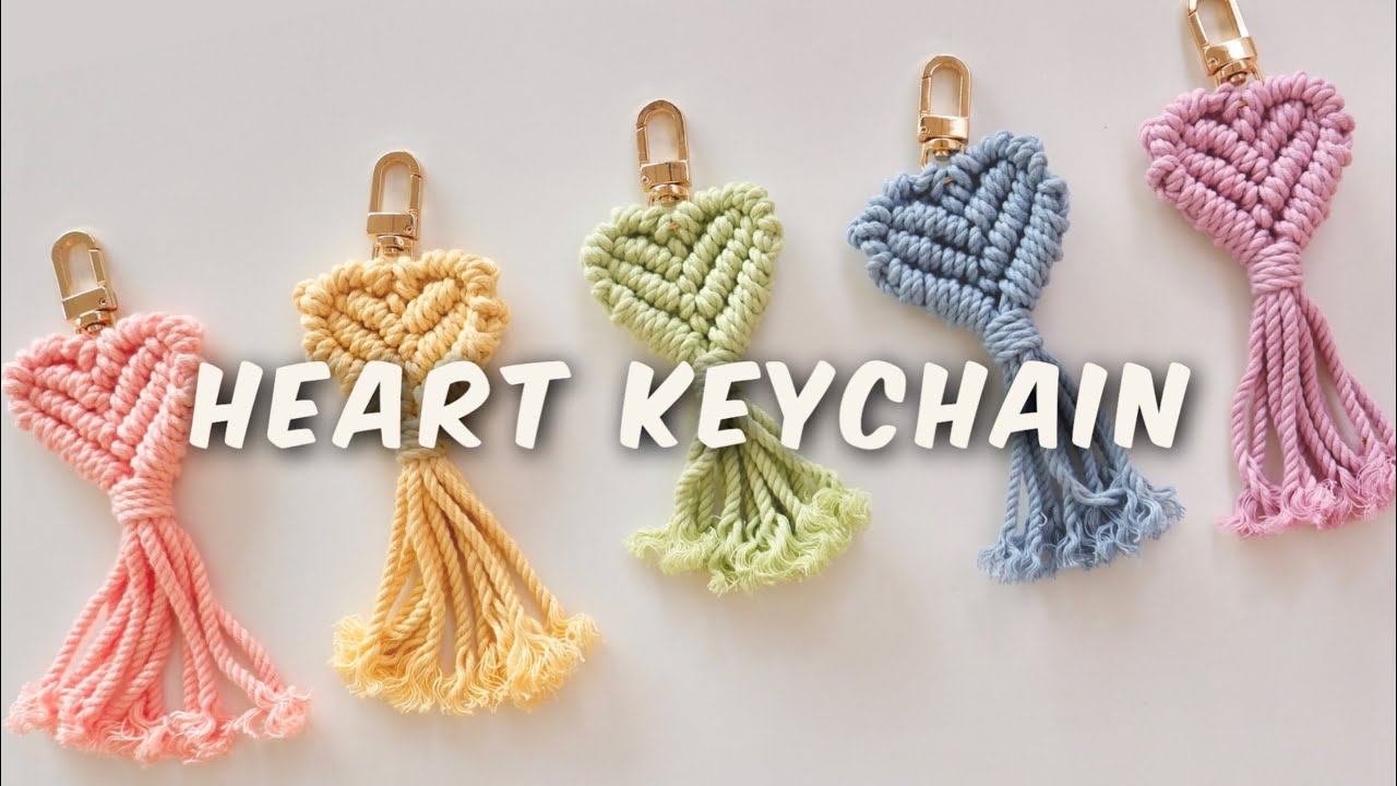 (Sub) 💛Macrame heart keychain💛 마크라메 하트 키링 만들기 マクラメハートキーリング - YouTube