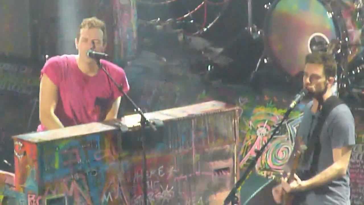 Coldplay - Fix You - live Manchester 4 december 2011 - HD - YouTube