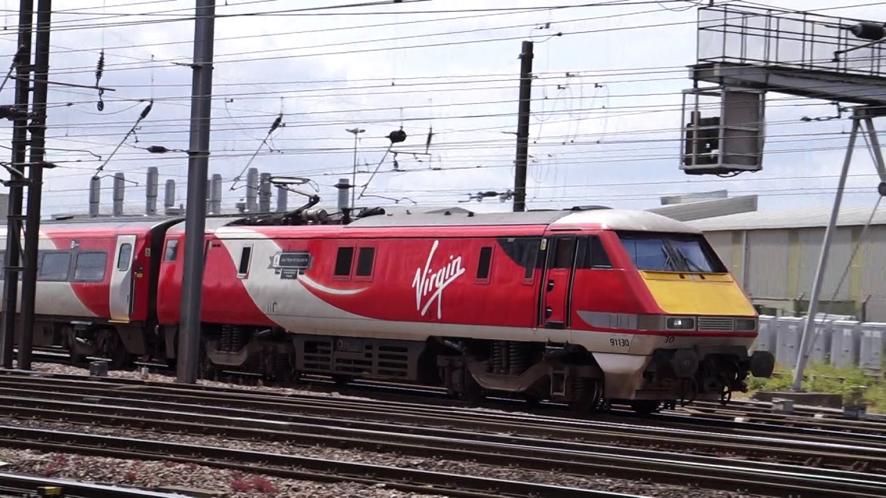 An LNER departs from Doncaster Railway Station - YouTube