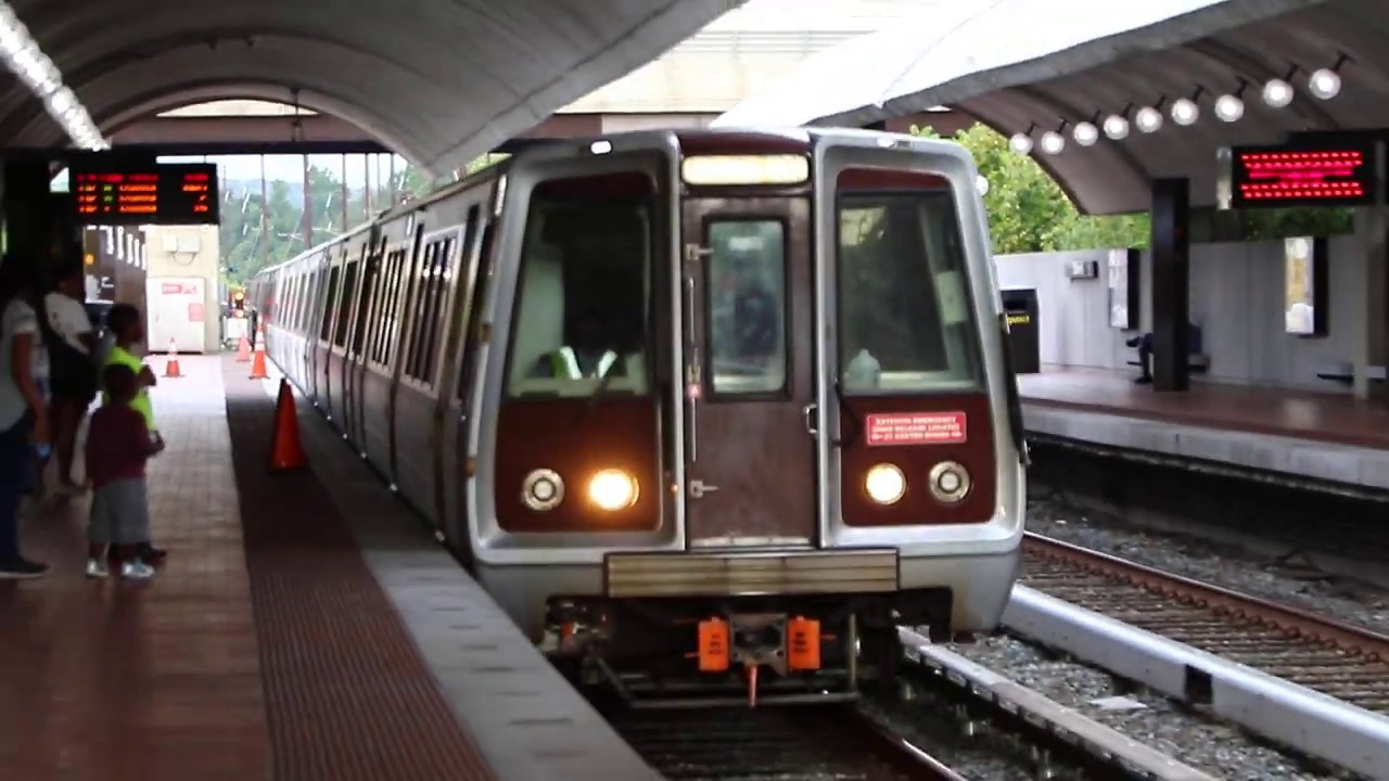 WMATA Metrorail : Vienna-Fairfax Bound Breda 3000 Series Orange Line ...