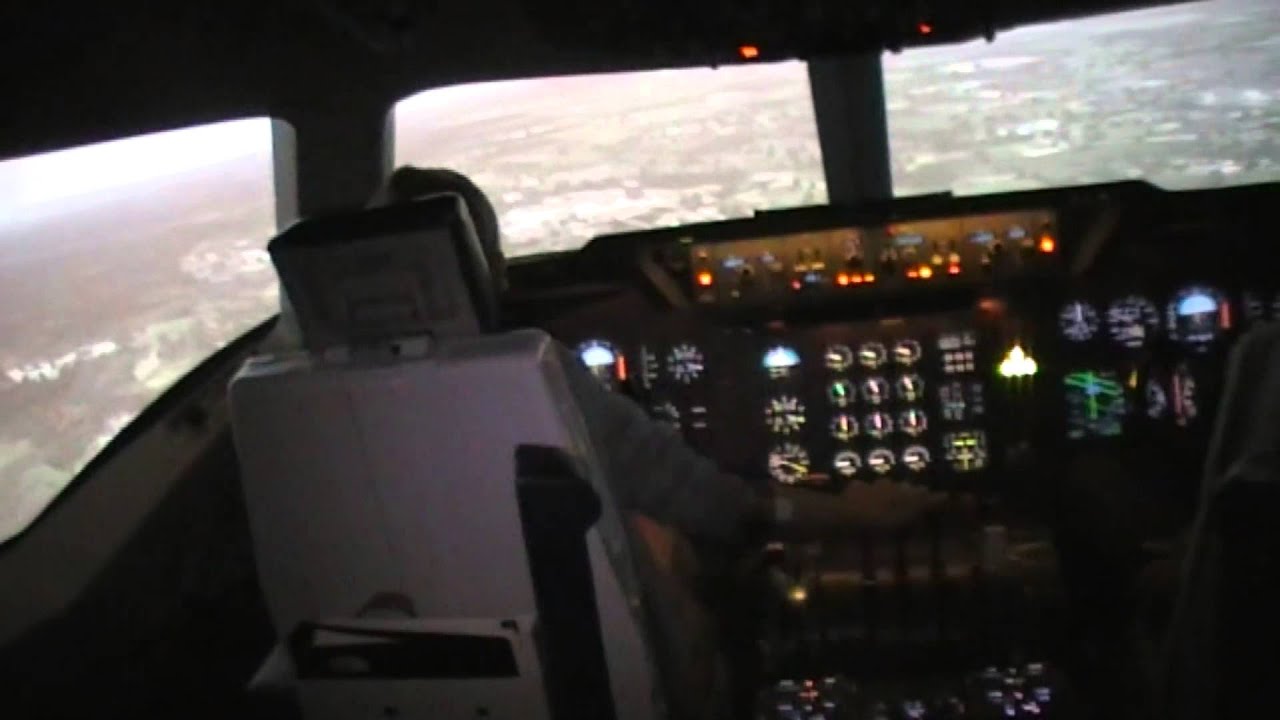 Västerås dc10 simulator - YouTube