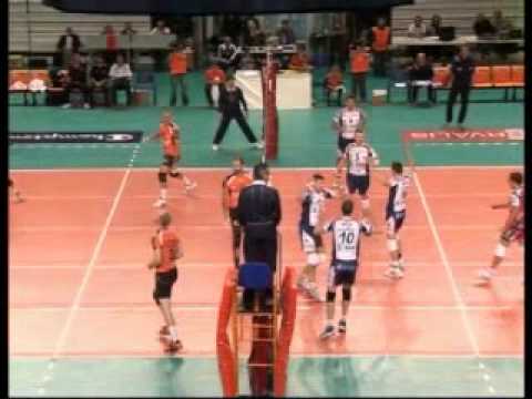 El Caja3 Voleibol Teruel juega esta tarde contra el Zaksa polaco