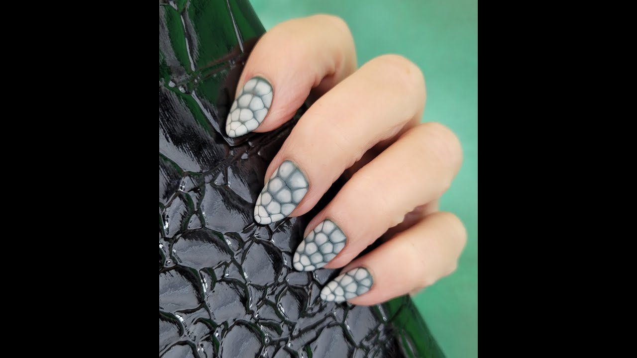 GelMoment: How to create Reptile Nail Art - YouTube