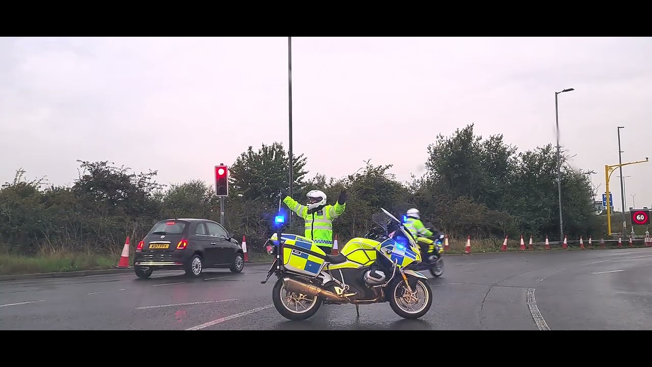 Escorting Politician by Police - YouTube