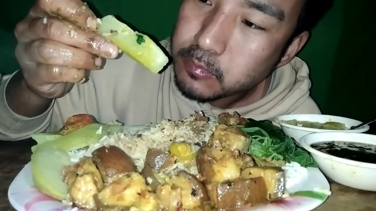 pork fats cooked with axoni and eat in naga style. - YouTube