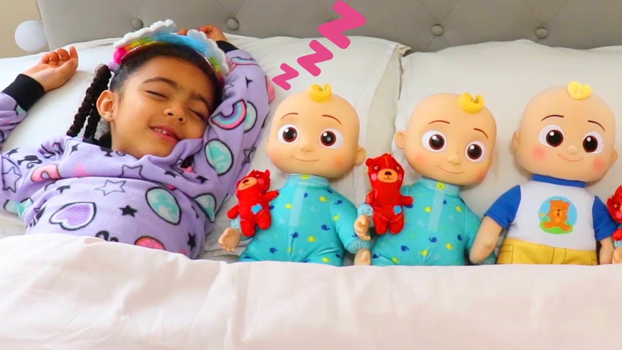 Ten in the Bed | Play with CoComelon Toys & Nursery Rhymes & kids Songs ...