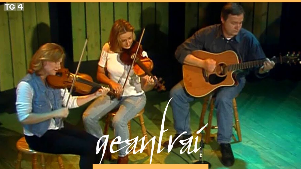 Irish Fiddlers :Cora Smyth, Breda Smyth & Kevin Hough | An Mall, Tuaim ...