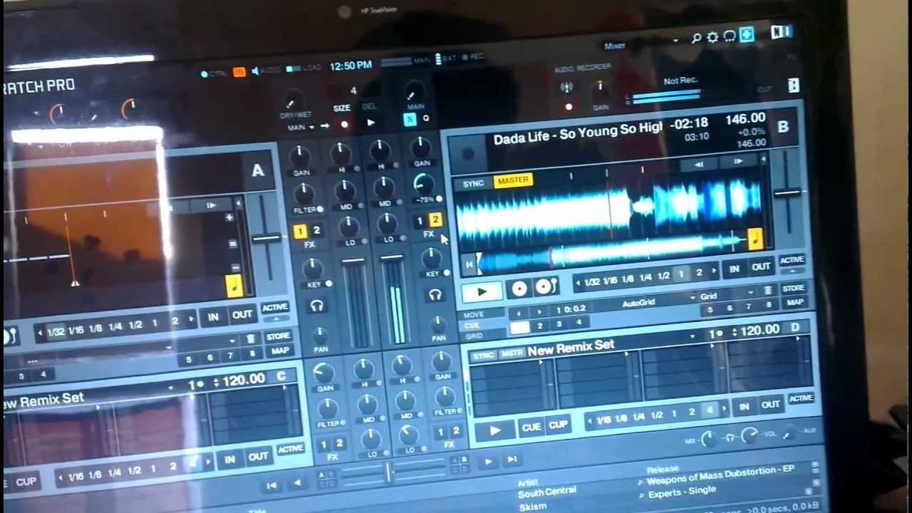 Akai lpd8 with traktor pro 2 - YouTube