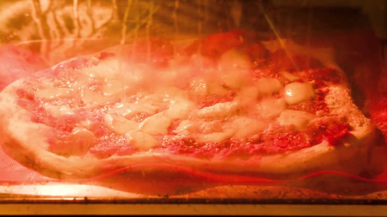 Time-Lapse Pizza - YouTube