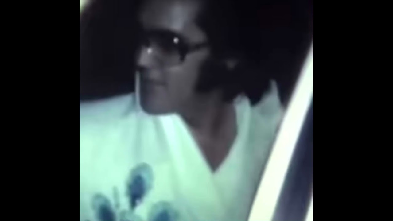 Super RARE Clip of ELVIS PRESLEY Backstage in 1974! - YouTube