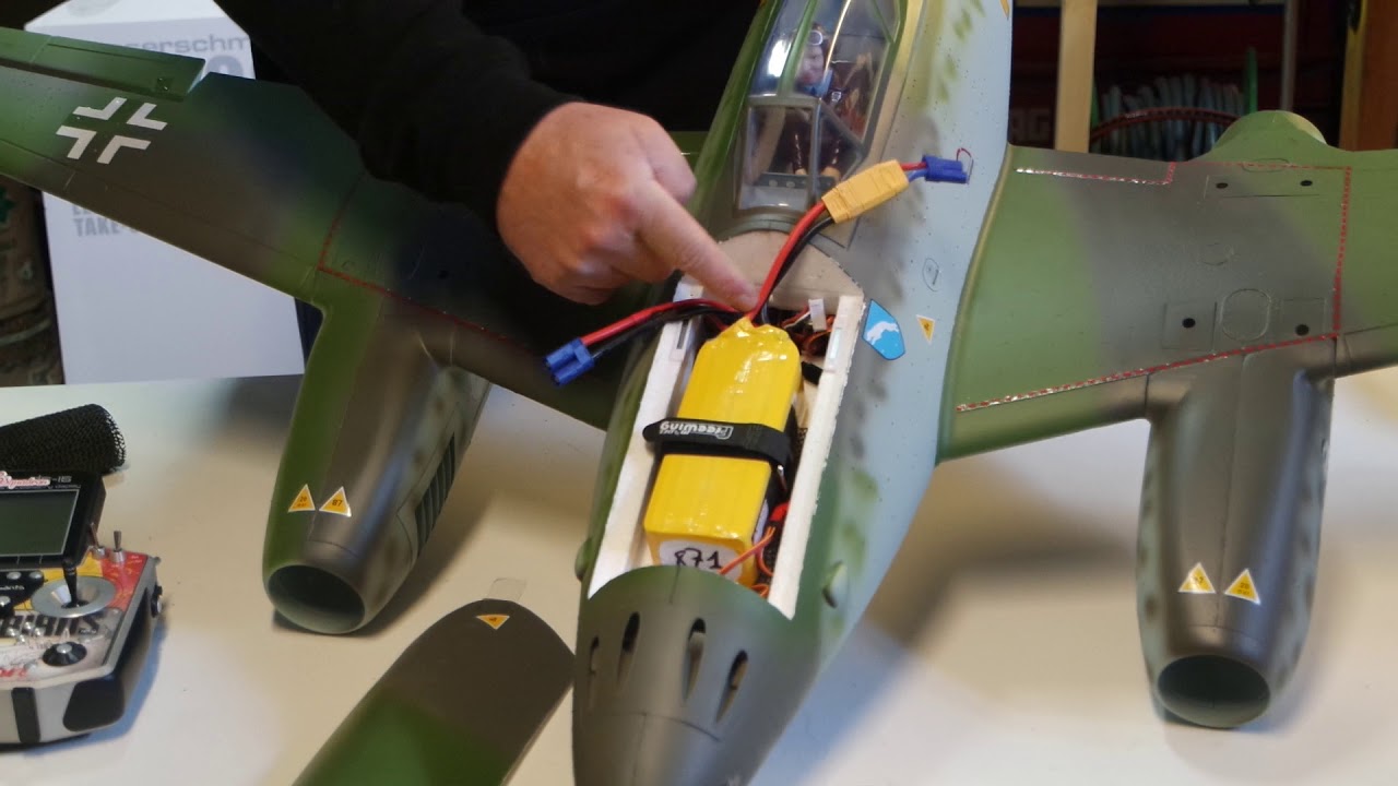 MotionRC-Freewing ME 262 Eerste indrukken - YouTube
