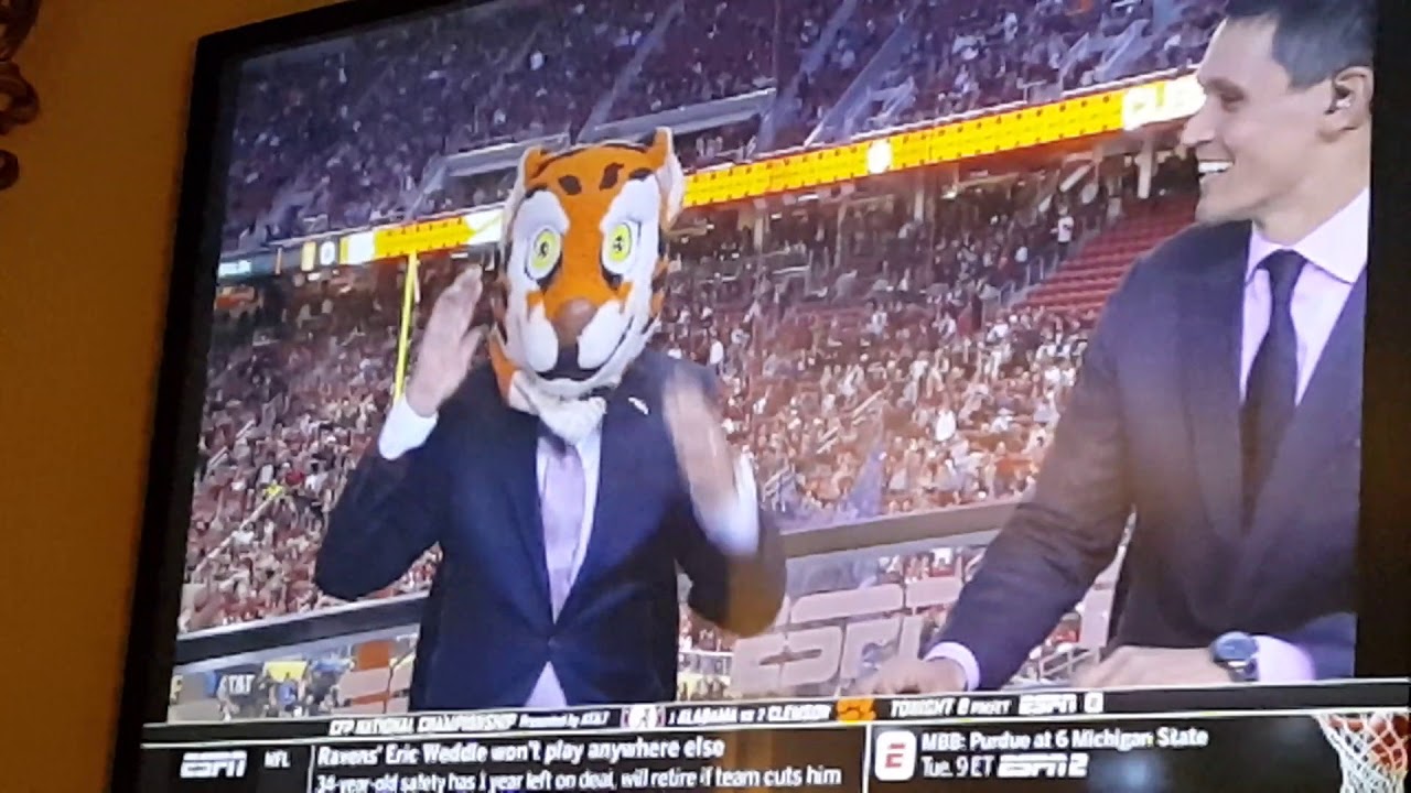 Lee Corso picked Clemson! Boo! - YouTube