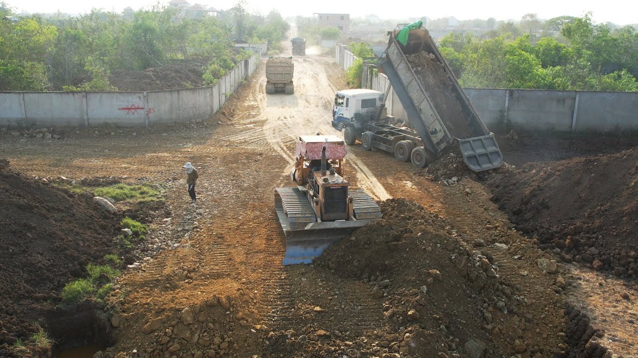 Amazing Project! Komatsu Dozer Heavy duty Dump Trucks Enhances ...