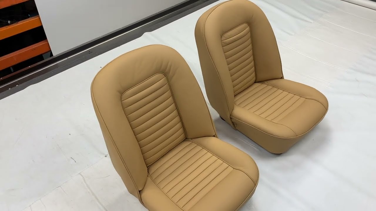 Triumph TR6 (CP Pre 50k) - Trimmed Front Seats (circa 1969-1970) - YouTube