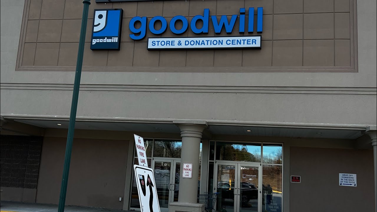 #thriftwithus Brattleboro VT Goodwill - YouTube
