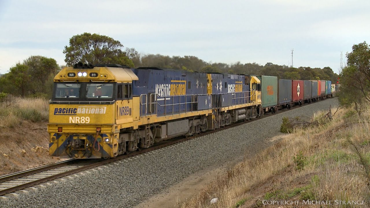 3MA5 Pacific National Container Train - PoathTV Australian Railways ...
