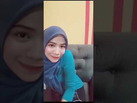 CIKYA AWEK BIGO MELAYU BERTUDUNG HIJAB DENGAN TETEK PADU!!