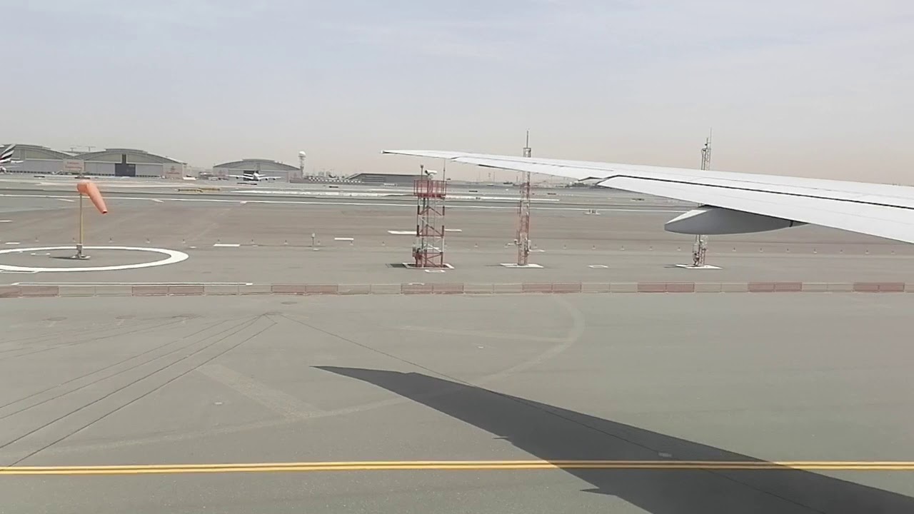 Dubai international Airport Emirates Terminal 3 - YouTube