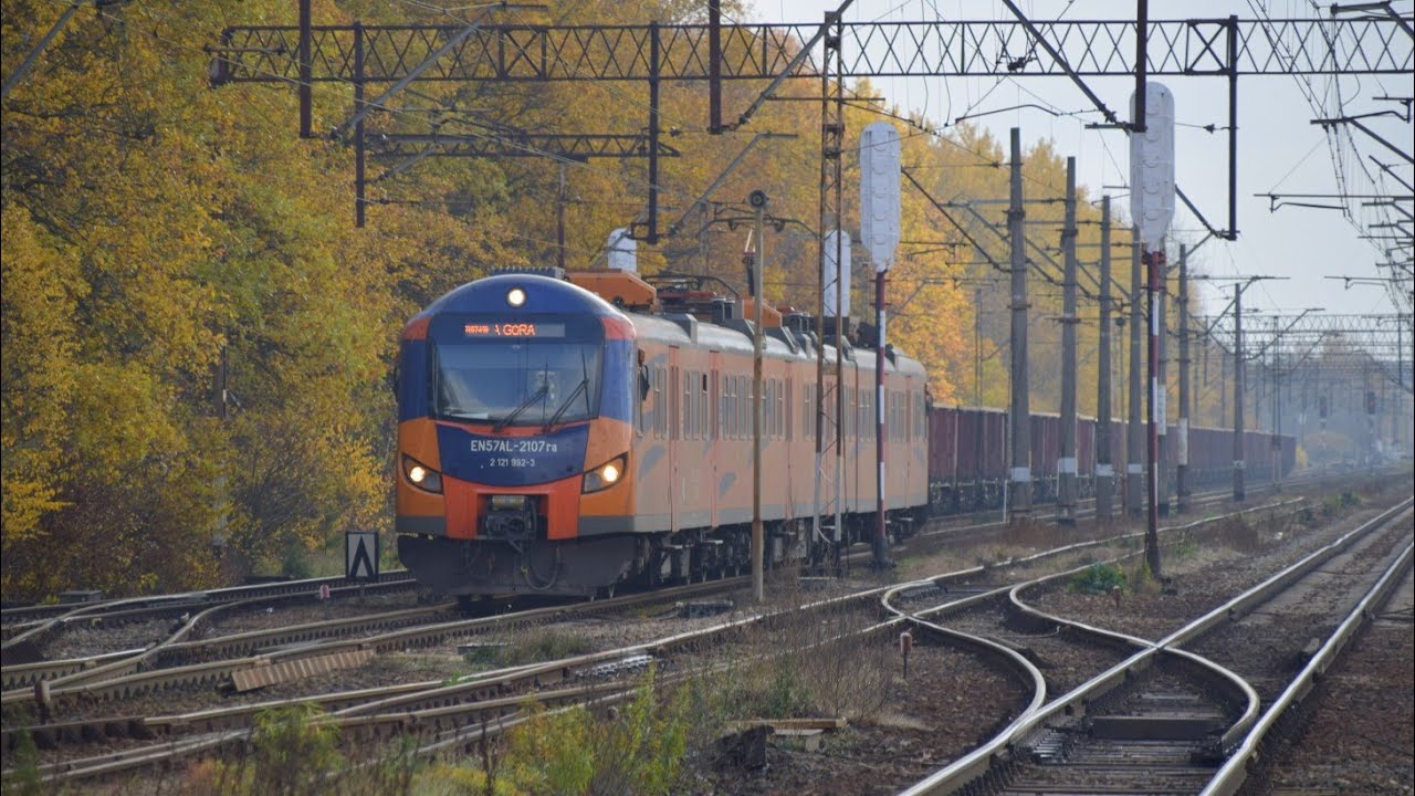 Mijanka ED72Ac-105 z EN57AL-2107 |Wrocław Pracze| - YouTube