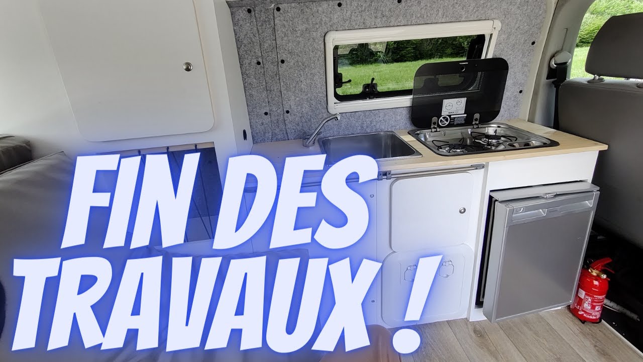 VW T5 Episode 6 : électricité, pose des meubles et fabrication du lit ...