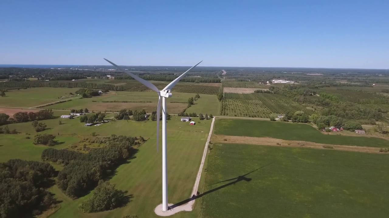 Epic Wind Turbines! Lake Winds Energy Park, Ludington Michigan 2016 ...