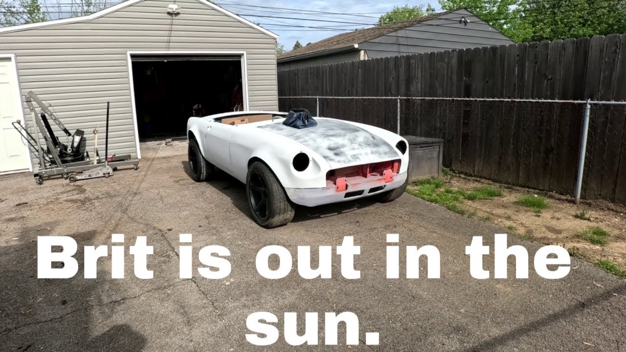Brit outside in the sun. - YouTube