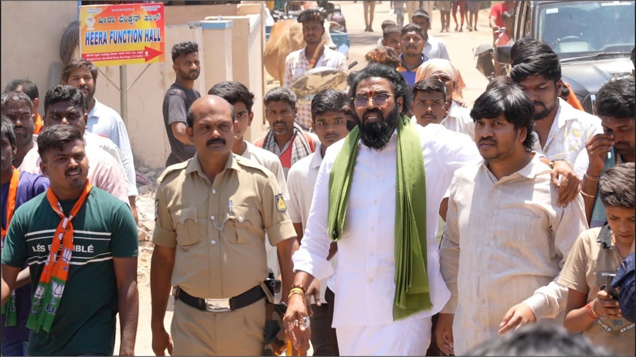 Minister Sriramulu Canvass For Votes In Ballari Rural Constituency ...