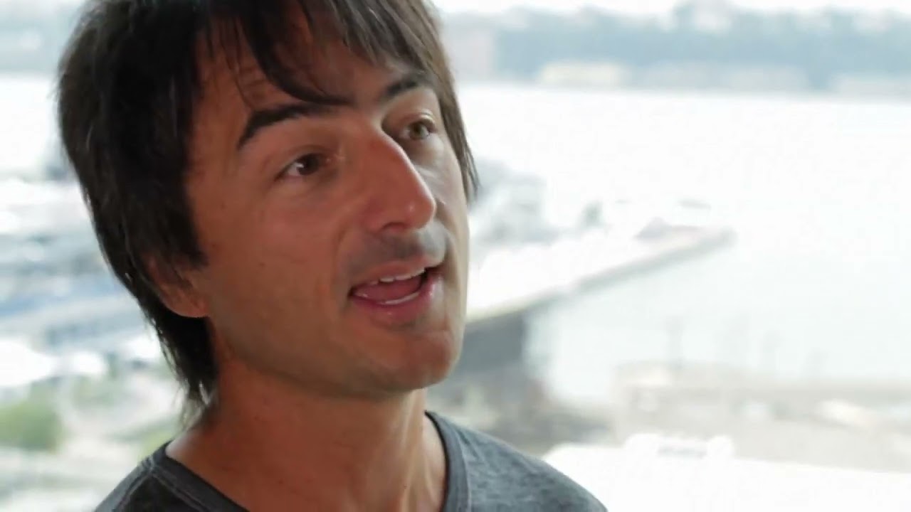 Joe Belfiore on the Nokia Lumia 920 - YouTube