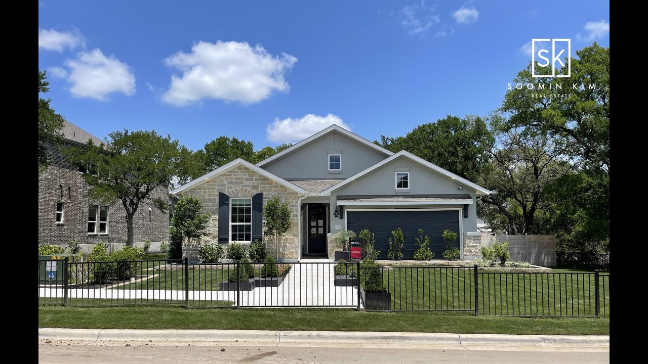 Taylor Morrison | Bluffview | Chambray | 2021 SF | 3 Bedrooms | Model ...