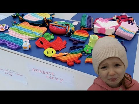 LABİRENT KAÇIŞ Pop it Takibi POPİTLERİ TAKİP ET ÇIKIŞI BUL SARE KALP ❤ Funny Kids Video