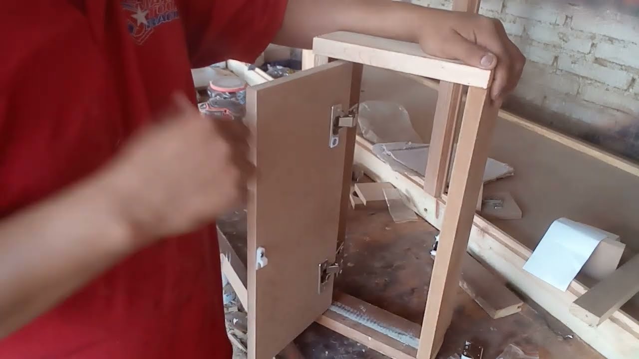 broche mecánico (mini latch) - YouTube